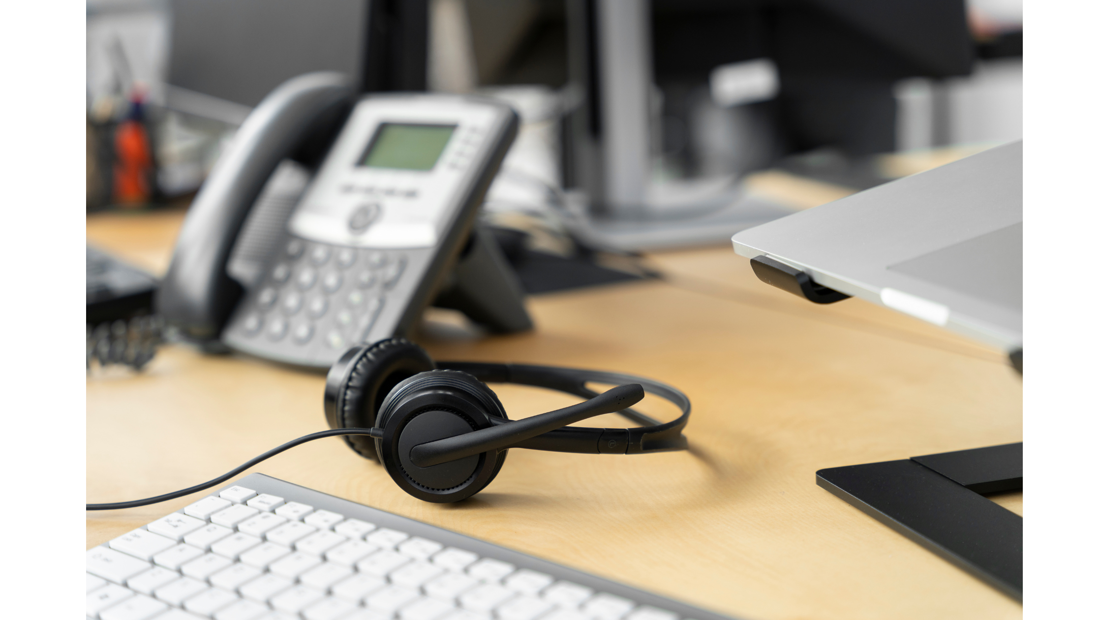 The 5 Differences Between VoIP and Traditional Phone Systems The 5 Differences Between VoIP and Traditional Phone Systems